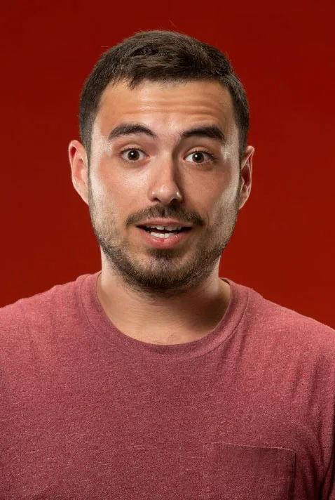 25 Men & Women Professional Headshot Examples - Zenith Clipping